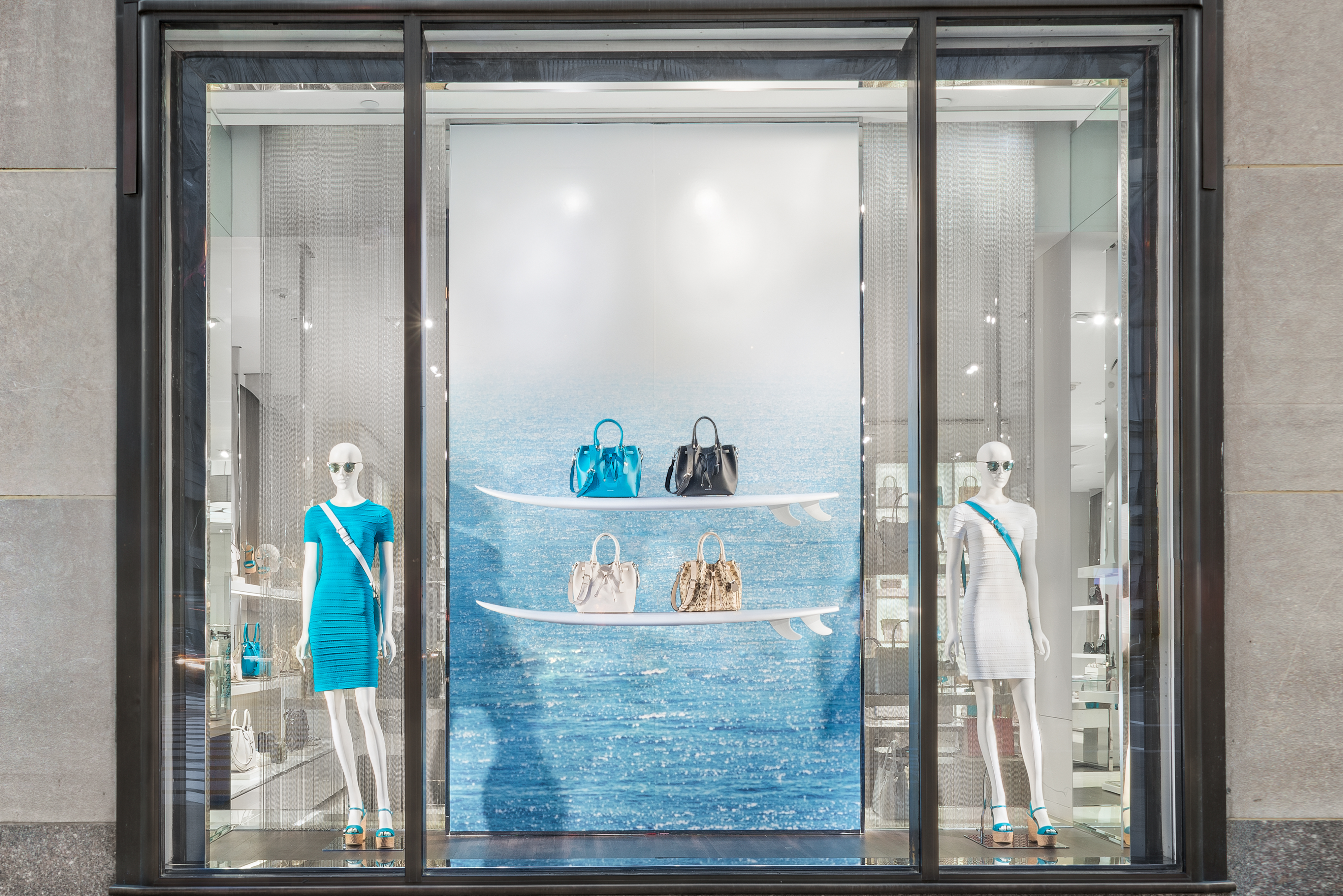 Michael Kors Delivers Easy Breezy Windows For Spring – WindowsWear