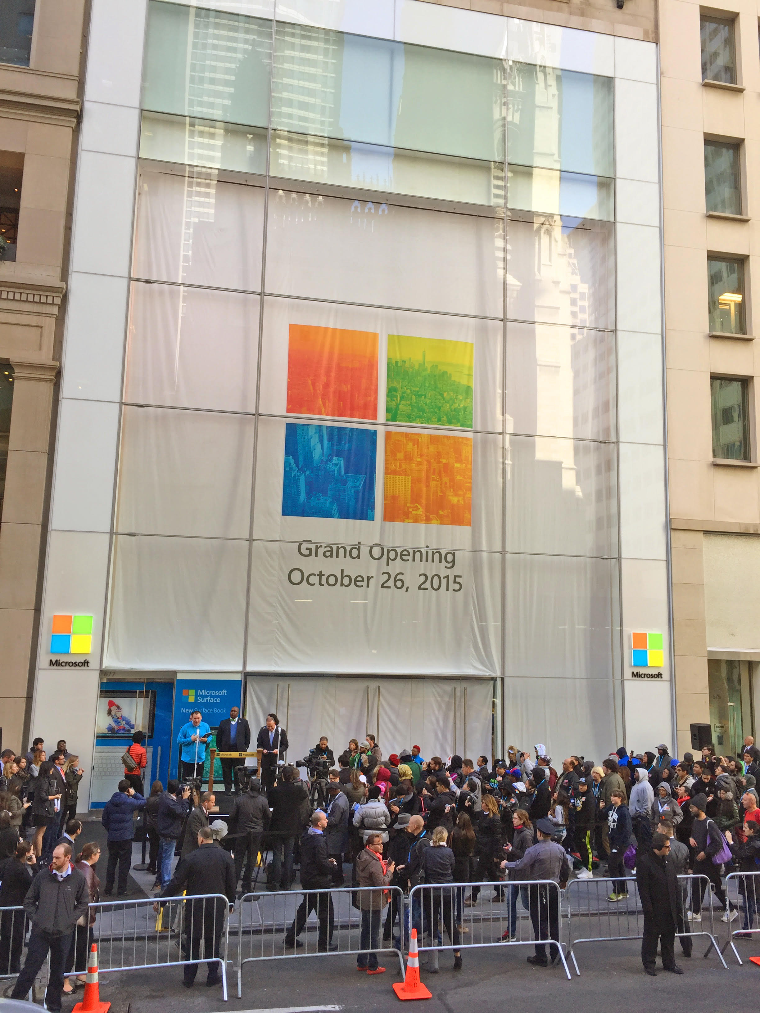 WindowsWear debuts Microsoft’s Window Displays and First Flagship Store ...